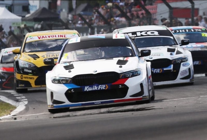 BMW 330i N°2 West Surrey Racing - WINNER Race 2 Brands Hatch Indy BTCC ...